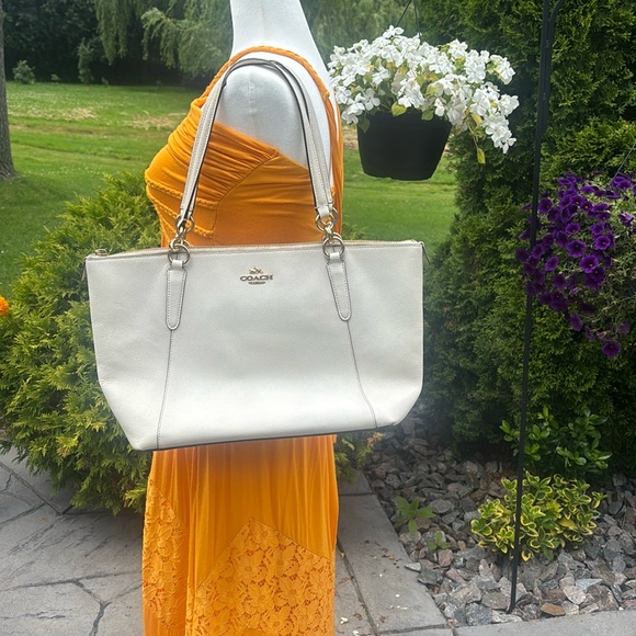 Coach | Bags | Coach Ivory Leather Tote | Poshmark